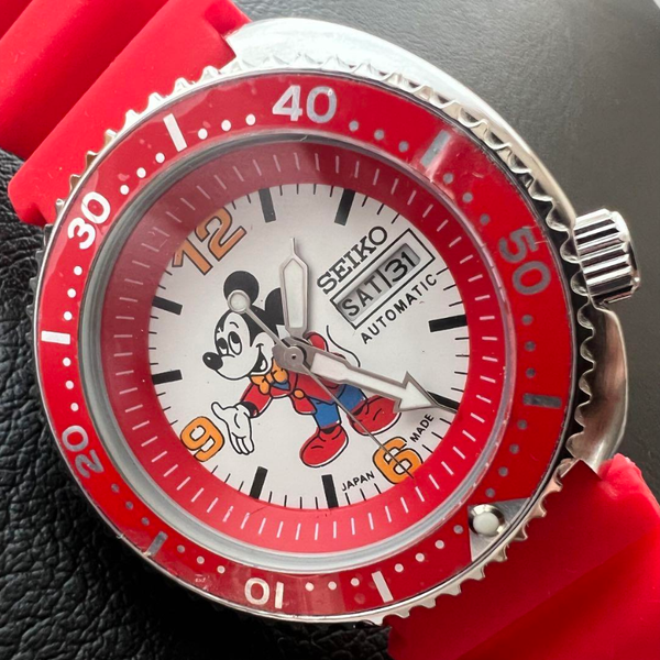 SEIKO Vintage Watch Mickey Mouse 80s Day Date Diver's Watch 41mm Ships ...