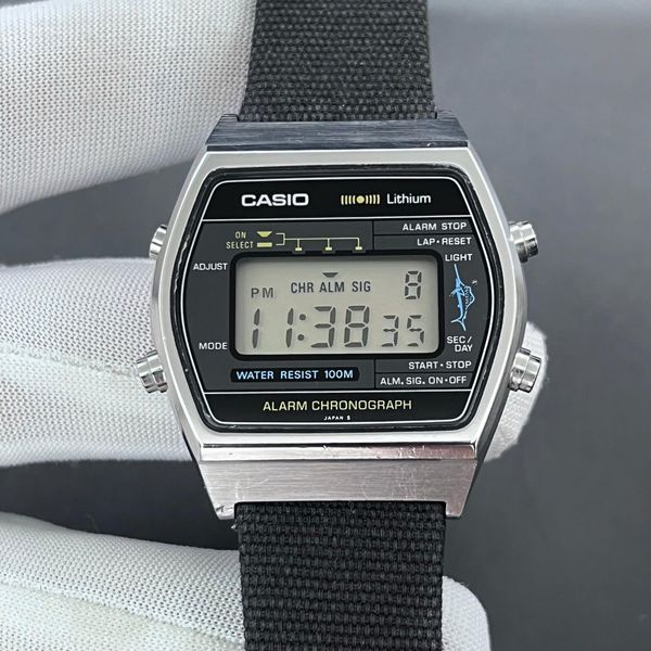 Vintage Casio Marlin W-250 Digital LCD Alarm-Chronograph Japan Men ...