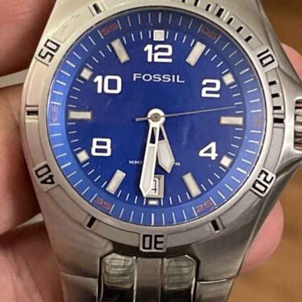 Fossil Blue AM-4053 Men's Day & Date Wristwatch watch. New battery runs ...