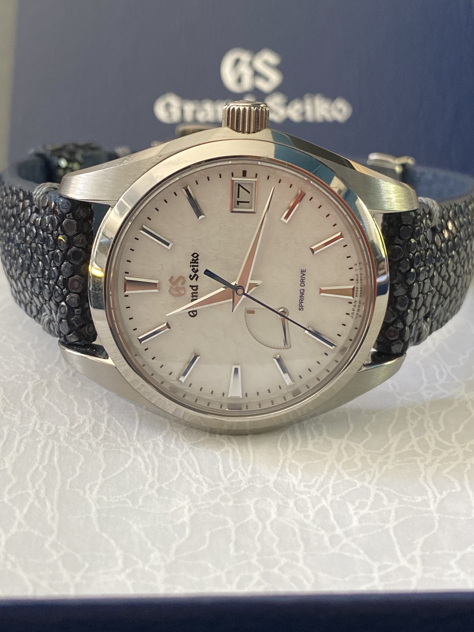 [WTS] Grand Seiko SBGA211 Snowflake w/bracelet and stingray strap ...