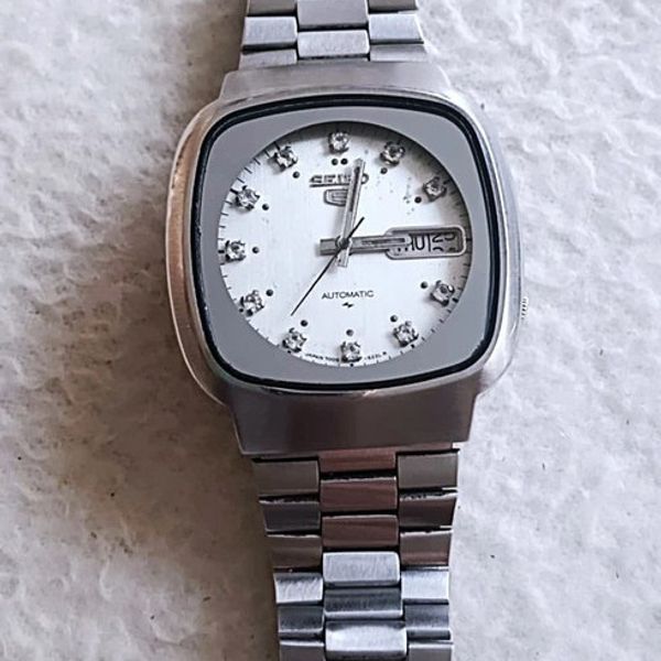 Vintage Seiko 5 Square shape automatic White dial watch 17 jewels Cal ...