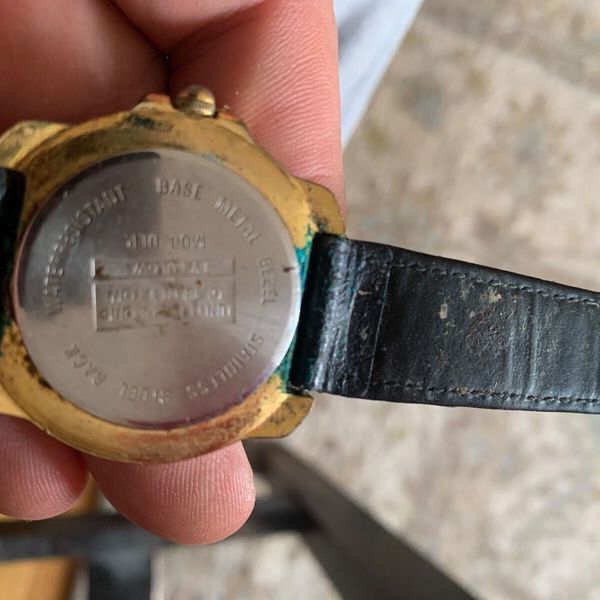 VINTAGE BENETTON BULOVA MAP OF WORLD, NEW BATTERY (WORKS AS IT SHOULD ...