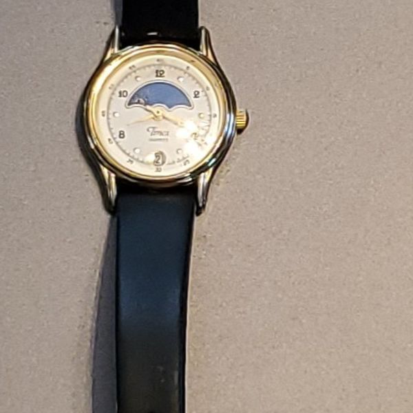 Womenâ s Timex Moon Phase Wristwatch Gold Tone Analog Calendar Window ...