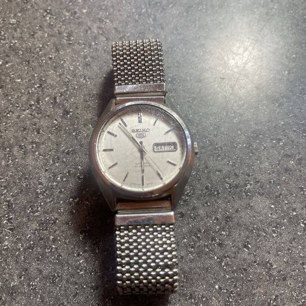 Vintage Seiko 5 automatic 21 Jewels 6319-8100 menâ s wrist watch keeps ...
