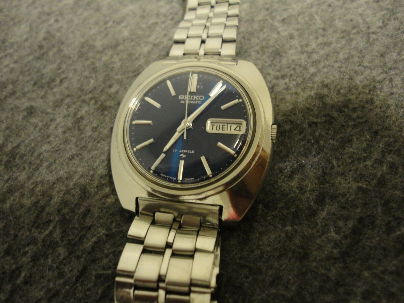 1970s SEIKO 7006-7007 MENS 17J AUTOMATIC BLUE DIAL S.S. DAY/DATE WATCH ...