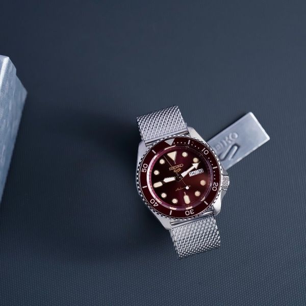 Seiko 5 Sports Auto Men's Maroon Watch SRPD69K1 - Classic Style ...
