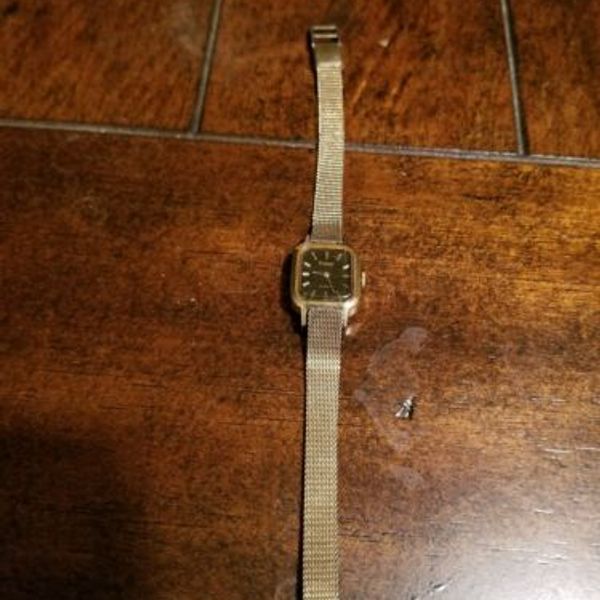 Vintage Pulsar Quartz Women's Watch Y432-5040 | WatchCharts Marketplace