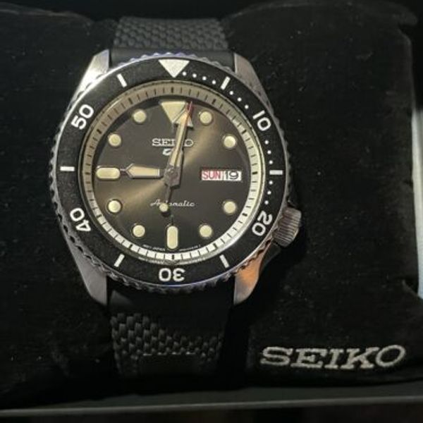 Seiko 5 Sports SRPD95 Black Sunray Dial- EUC! | WatchCharts Marketplace
