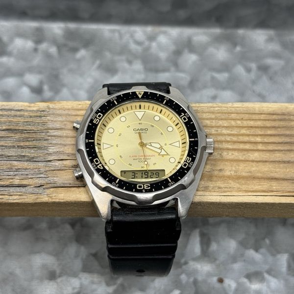 Casio â Arnieâ AMW-320D Mens Divers Watch, Black & Gold, Original Band ...