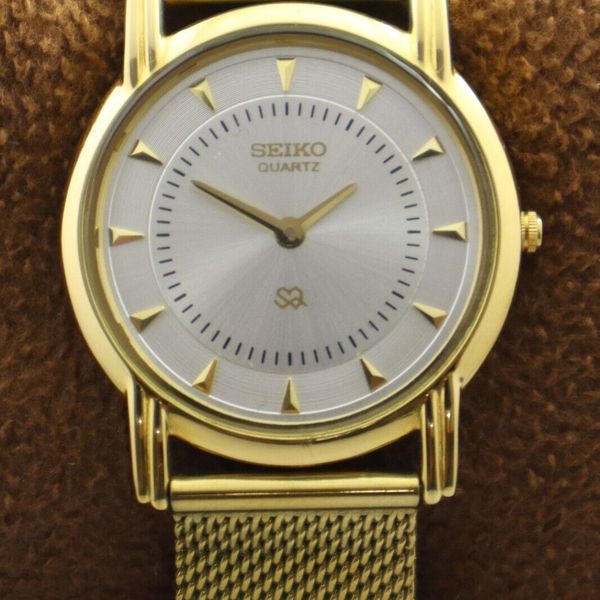 Beautiful SEIKO SUPER SLIM Quartz Men Wrist Watch Silver DIAL JAPAN ...