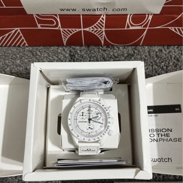 Omega x Swatch MoonSwatch "Mission to the Moonphase - " Snoopy Biancoâ ...