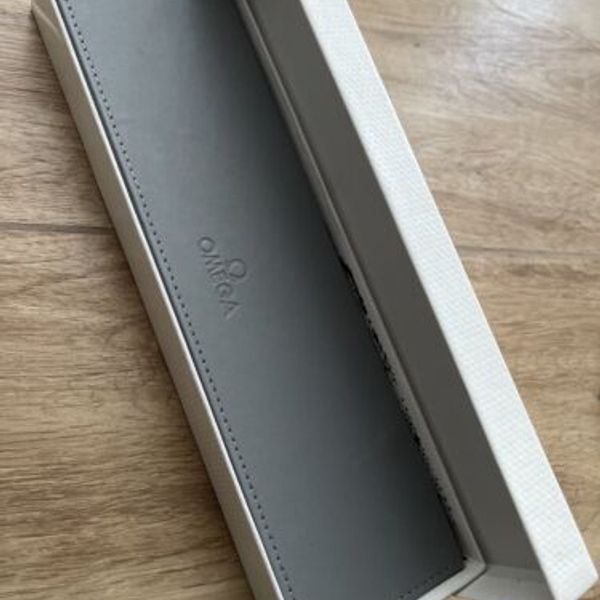 omega speedmaster moonwatch box rare vintage | WatchCharts Marketplace