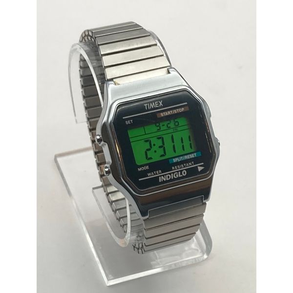 Timex Indiglo 555 V6 Men's Digital Watch 35mm Expandable Band New ...