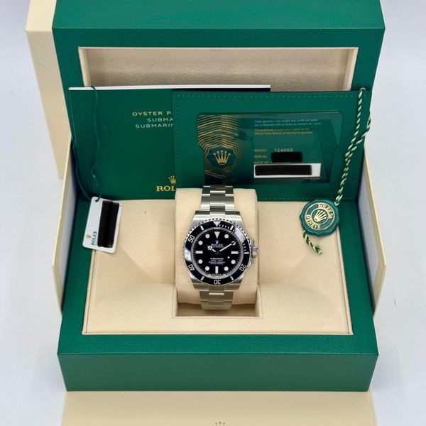 [WTS] NEW 2025 Rolex Submariner 41mm 124060 Stainless Steel Black Dial ...