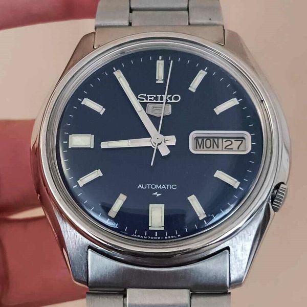 Vintage Seiko 5 Blue dial Cal 7009 Day Date men wrist day date 17 jewels | WatchCharts Marketplace