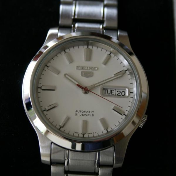 Sold Seiko Automatic Watch White Face 21 Jewels See-Thru caseback ...