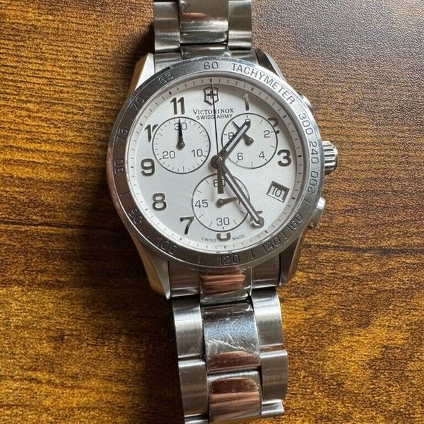 Victorinox Swiss Army Watch Mens Used | WatchCharts Marketplace
