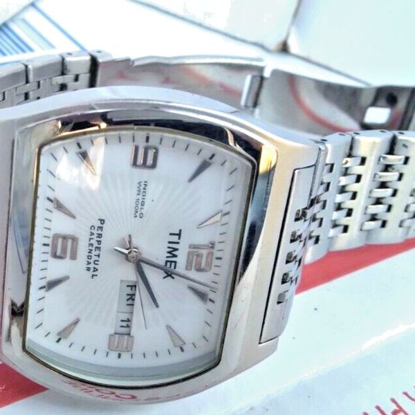 GENUINE Timex Perpetual Calendar Menâ s Watch Indiglo Stainless Silver ...