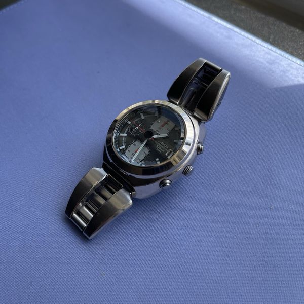 Seiko Aka Alba Chronograph Black Dial V657 | WatchCharts Marketplace