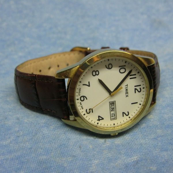 Men's TIMEX Water Resistant Watch w/ Backlight & New Battery ...