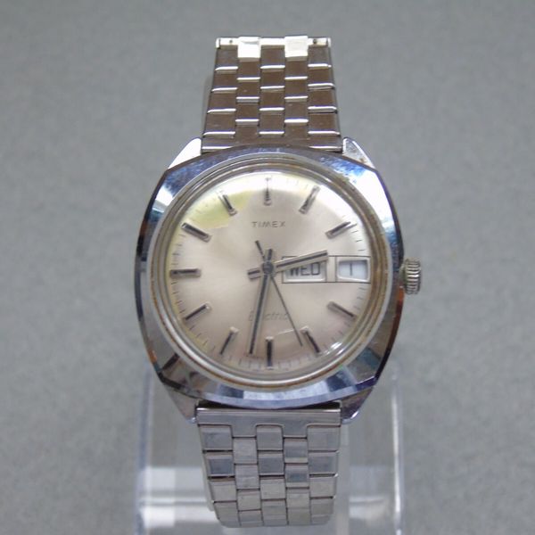 Vintage Mens Timex Automatic Watch With Day & Date Display ...
