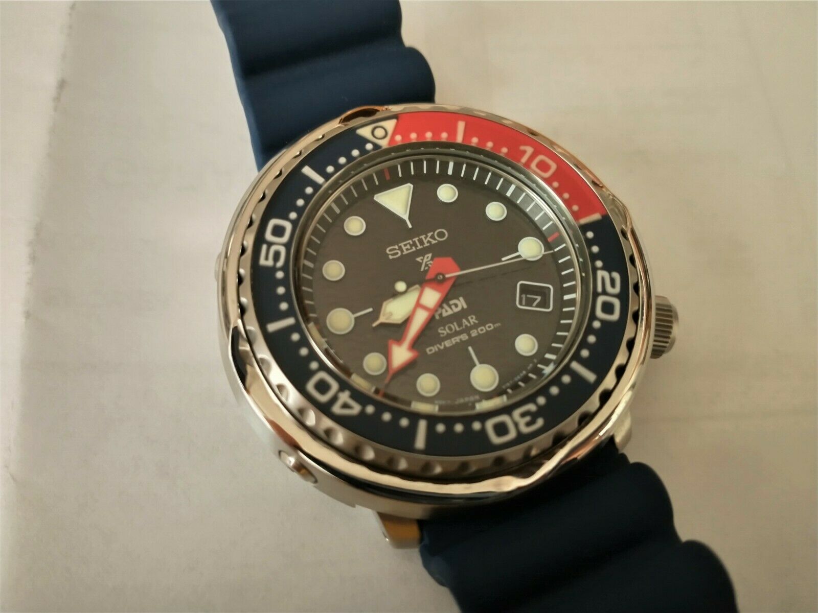 Seiko SNE499 PADI Tuna Solar Diver w/ Stainless Shroud Quartz Dive ...