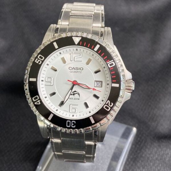 Casio MDV-101 Men's Diver Watch White dial 200m 40mm New Battery Works | WatchCharts Marketplace