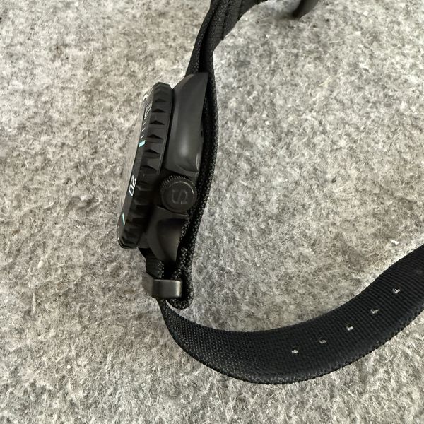 Custom Seiko Mod Dive Watch- Carbon Dial - Nato strap | WatchCharts ...