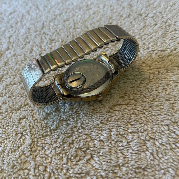 VINTAGE BENRUS ELECTRONIC TECHNIPOWER MENS WRIST WATCH GOLD TONE DATE ...