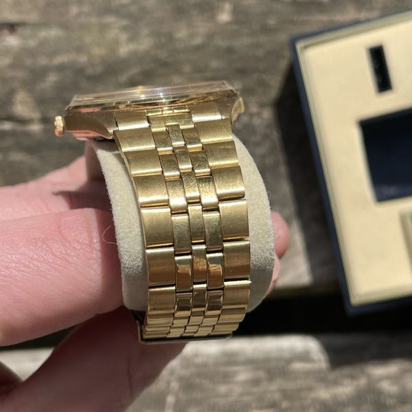 Vintage Seiko SQ Quartz Watch Gold Tone DayDate 5Y23-8049 Box + New Battery Runs | WatchCharts ...