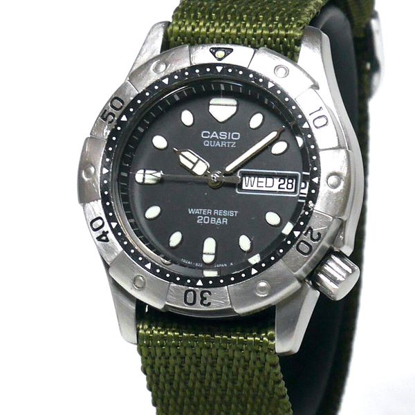 CASIO Marlin Dive Watch MD-721 1980s Black Day-Date indicator Luminous ...