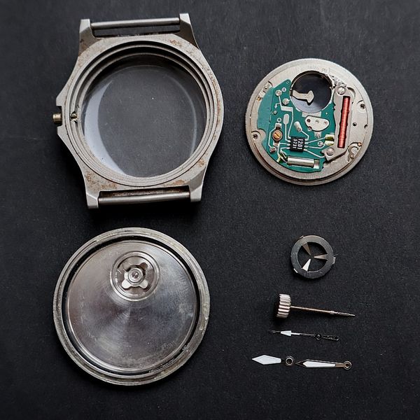 EX BRITISH MILITARY CWC G10 QUARTZ WATCH - SPARES & REPAIRS ...