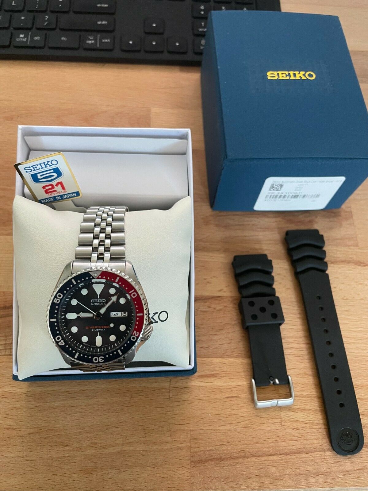 Seiko SKX009J1 Automatic Mens Divers Watch | WatchCharts
