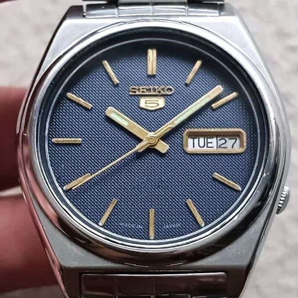 Vintage Seiko 5 Grey dial Cal 7009 Cross Hair Pattern Day Date men 17 jewels | WatchCharts ...