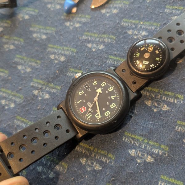 GENTS VICTORINOX SWISS ARMY SWISS MADE QUARTZ WRIST WATCH + COMPASS ...