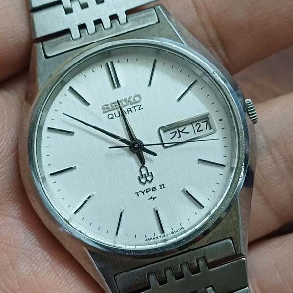 Seiko Quartz Type II 7123-8110 One Mount Silver Linen Dial (981 ...
