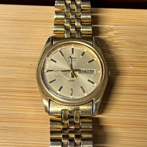 Vintage TIMEX 34mm Gold Dial Day/Date Quartz Watch PARTS OR REPAIR ...