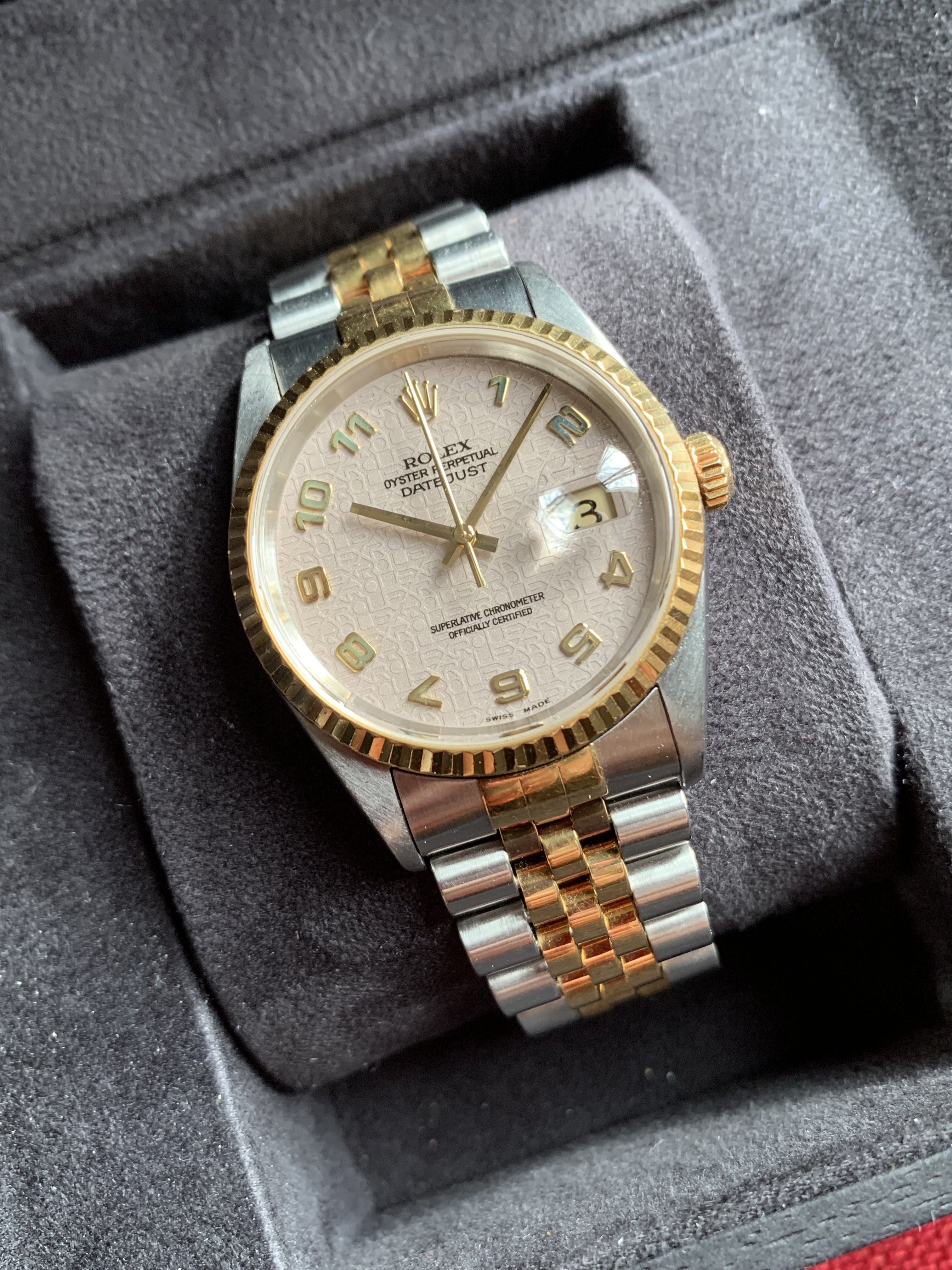 [$4,895 USD] Rolex DateJust 16233 18K, No holes | WatchCharts