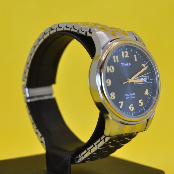 Timex Men's Charles Street Watch T26481. Stretch band, 35mm case ...