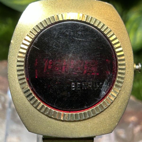 Very Retro Vintage Menâ s Gold Tone Benrus Digital LED Quartz Watch ...