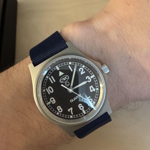 [WTS] CWC GS Sapphire - Black Dial, No Date, Silver | WatchCharts ...