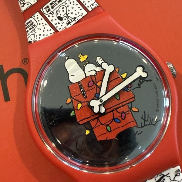 Swatch X PEANUTS SNOOPY CHOMP! Holiday Special Edition Watch + Dog Bowl ...
