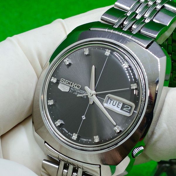 SEIKO 5 watch Automatic Japan Day / Date Indicator | WatchCharts ...