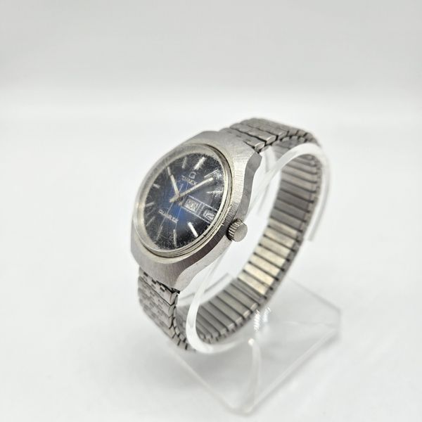 Vintage Timex Q Quartz Men's Watch Deep Blue Day Date 38mm 1977 70s ...