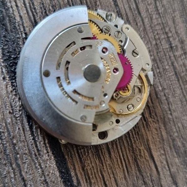 FS: 1570 non date movement | WatchCharts Marketplace