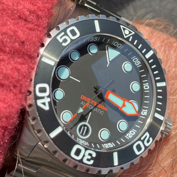 Helm Komodo Dive Watch (LNIB) 300M, sapphire, SS bracelet, killer lume ...