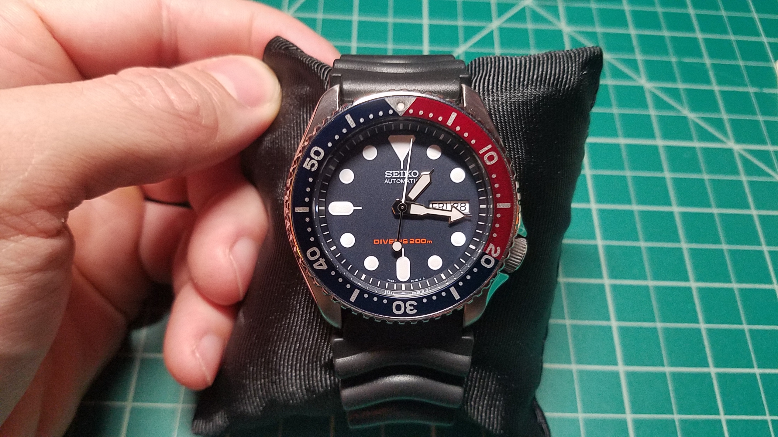 [WTS] Seiko SKX009 on OEM rubber strap | WatchCharts