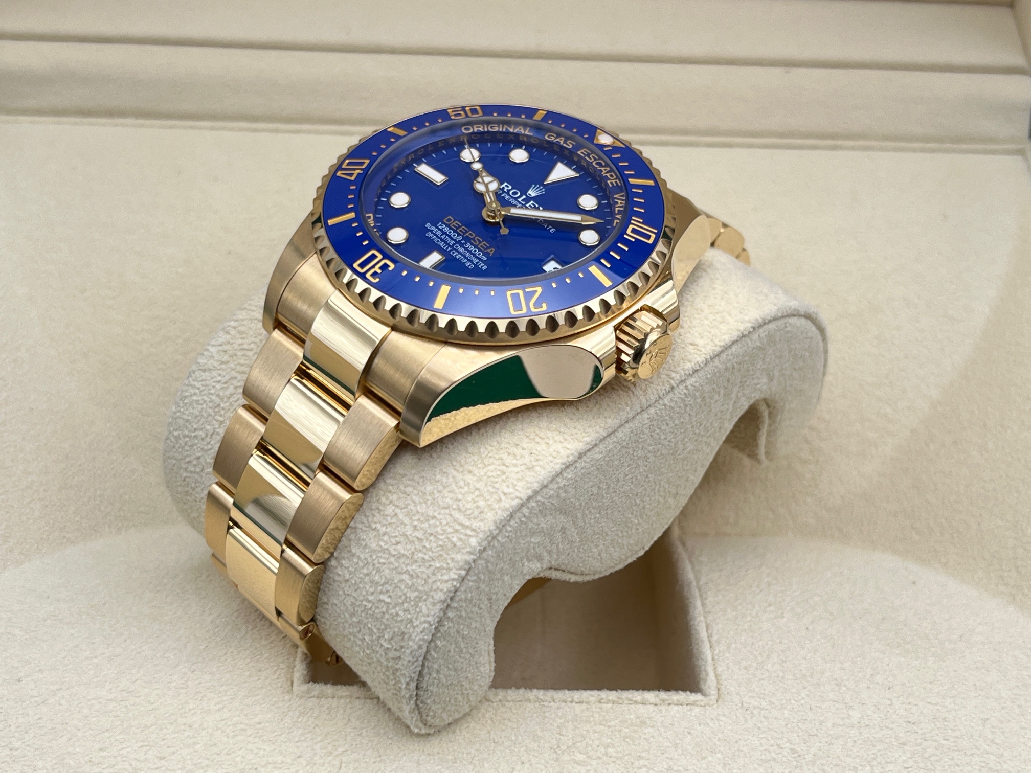 FSOT: Rolex Deepsea Sea-Dweller 136668LB 18K Yellow Gold Blue Dial BNIB ...