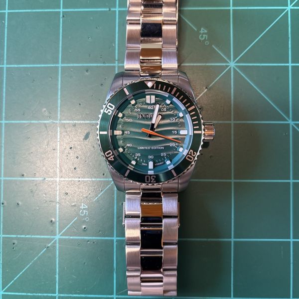 NEW! Invicta Pro Diver Swiss Movement Swiss Made Green Wave Dial ...