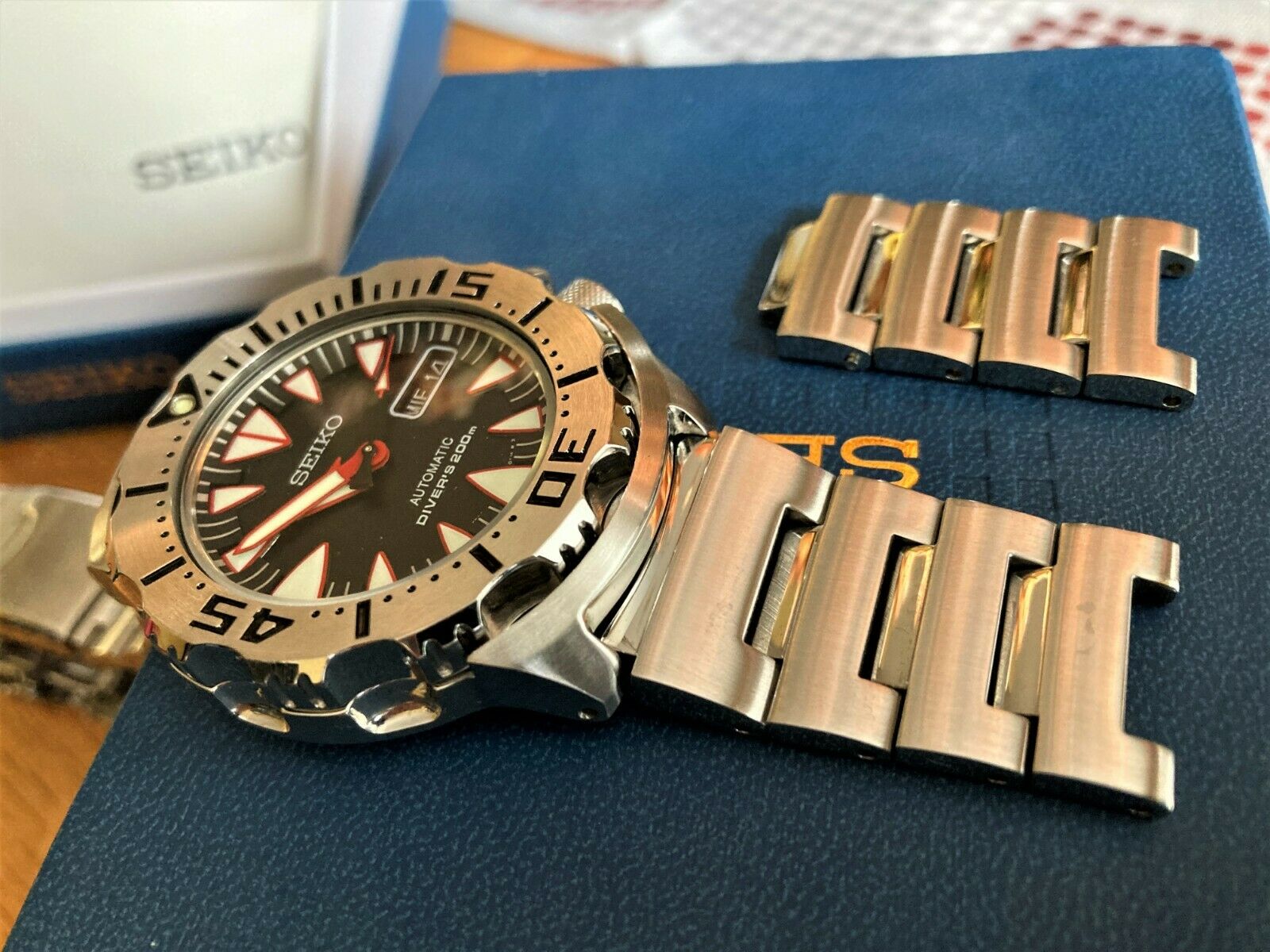 Seiko "Dracula" Black-RED Monster Superior SRP313K2 "Vampire" Dive ...